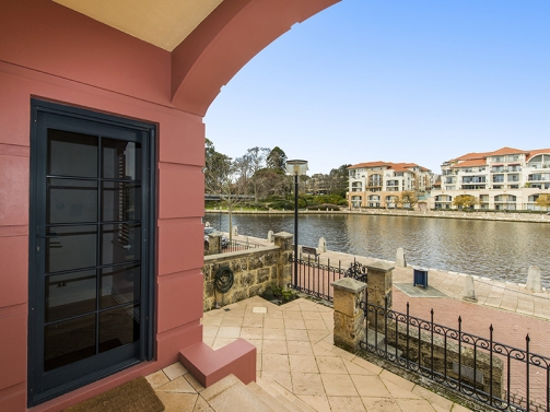 Waterfront East Perth – Living at it’s absolute finest ! – Ellis Corporate