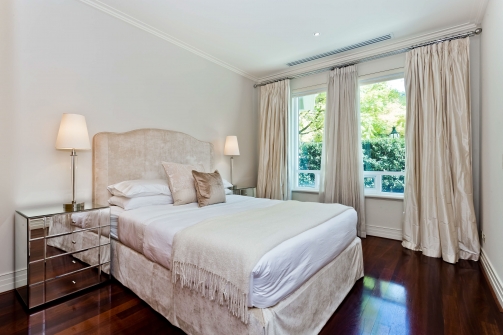 Executive apartment in one of the most iconic buildings on Mount Street ...