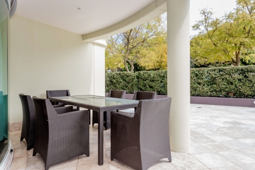 Executive apartment in one of the most iconic buildings on Mount Street ...